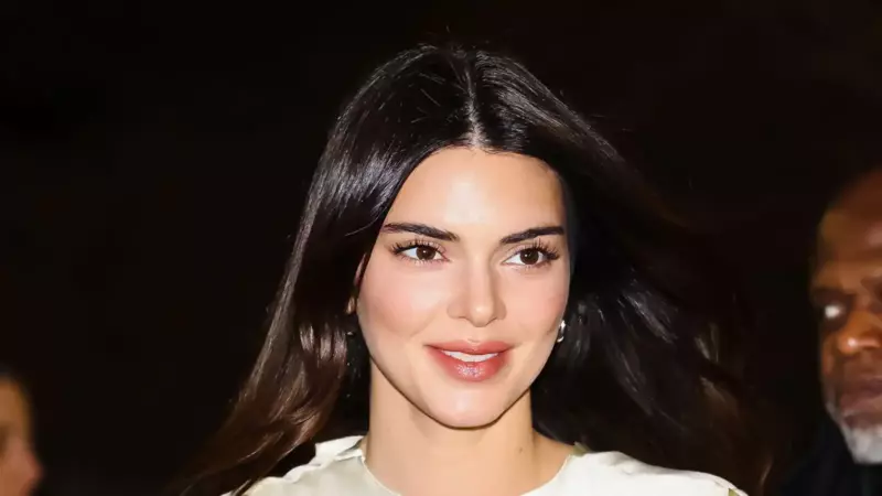 Kendall Jenner goes tорlеss for magazine cover, mimicking Beckham's leg ...